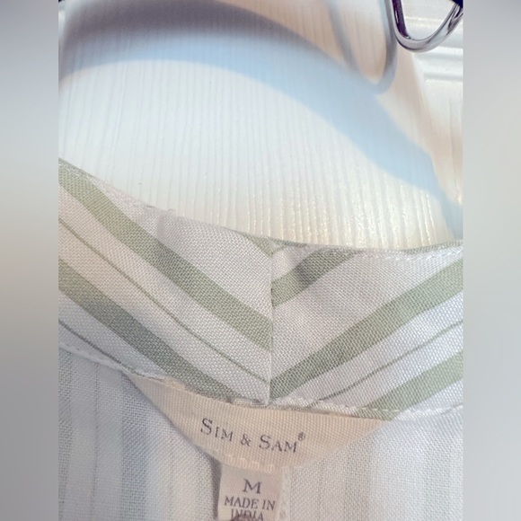Sim & Sam | Tops | Sim And Sam White And Green Cropped Blouse M | Poshmark